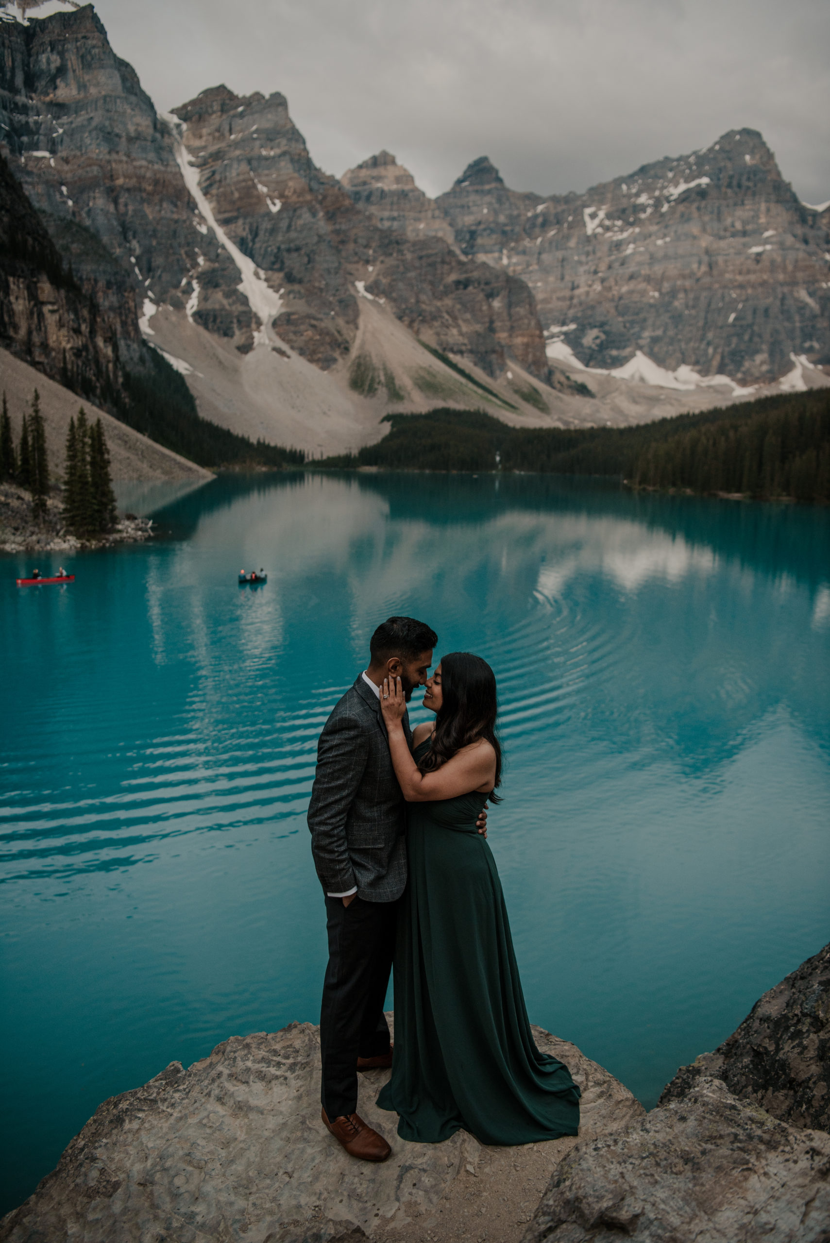 Couple's Session at Moraine Lake - lenajenisephotography.com