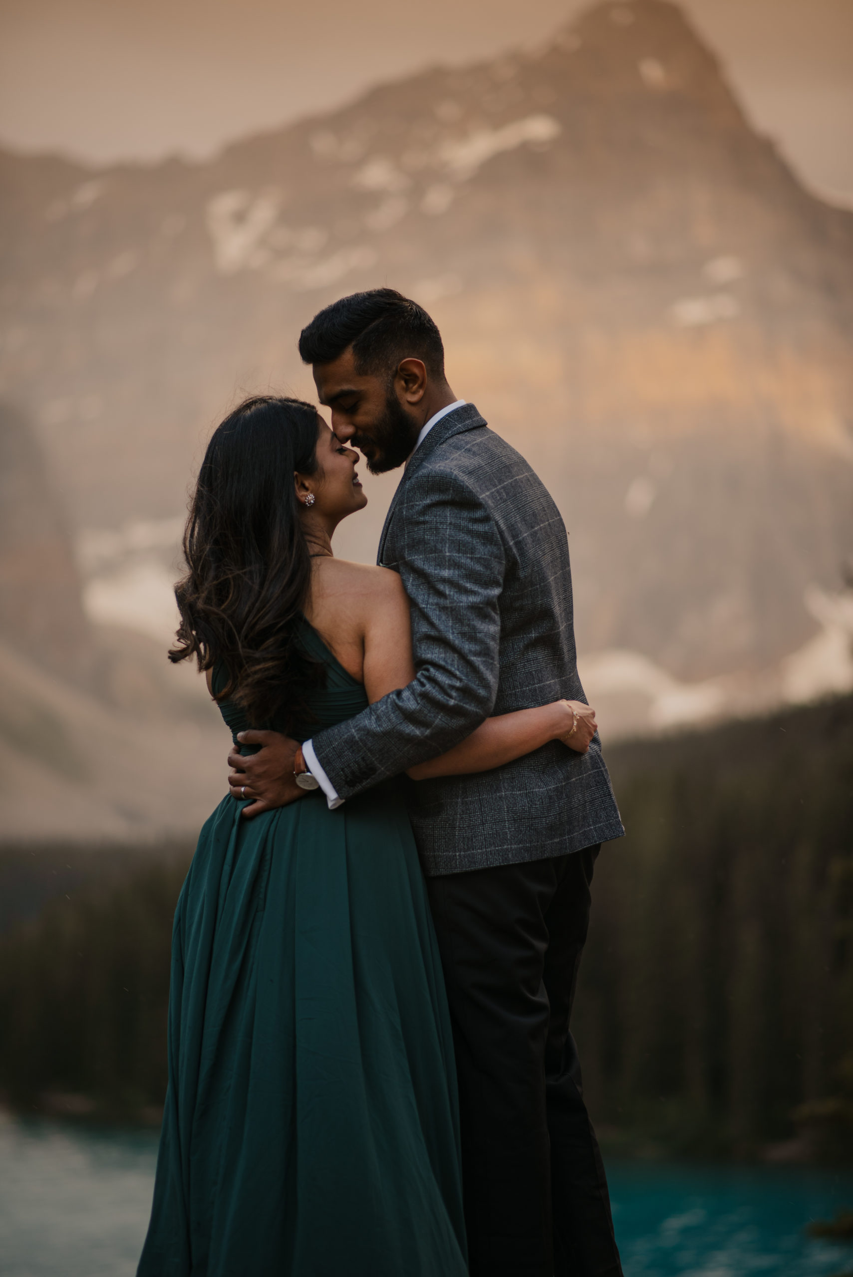 Couple's Session at Moraine Lake - lenajenisephotography.com